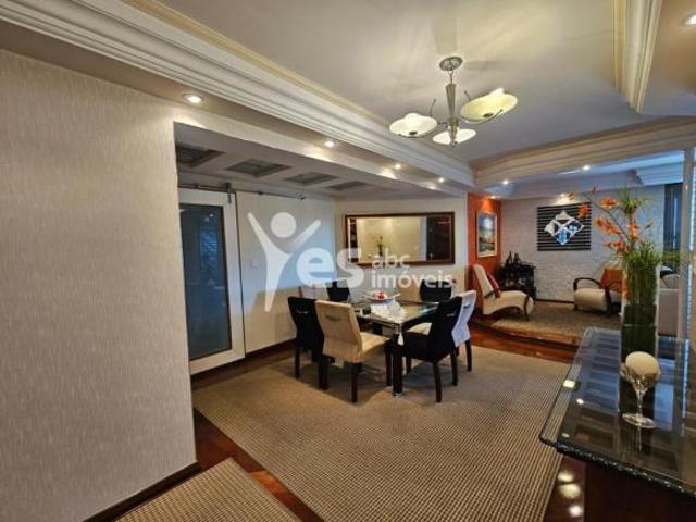 Apartamento à venda com 173m², 3 Suítes, 3 Vagas e Sacada com Fechamento de Vidr