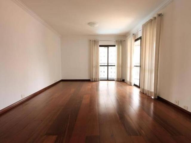 Apartamento à venda com 180m², 4 quartos e 3 vagas.