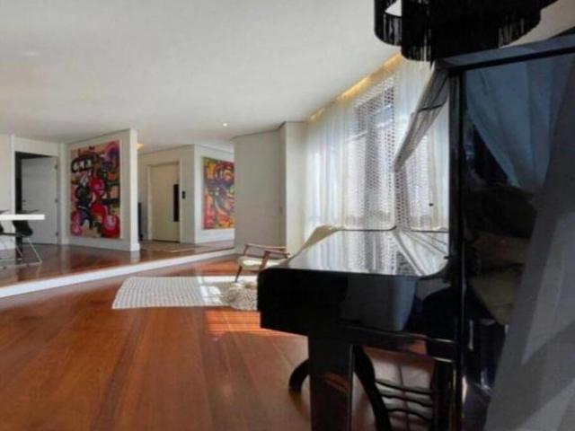 Apartamento à venda com 189m², 3 quartos e 4 vagas