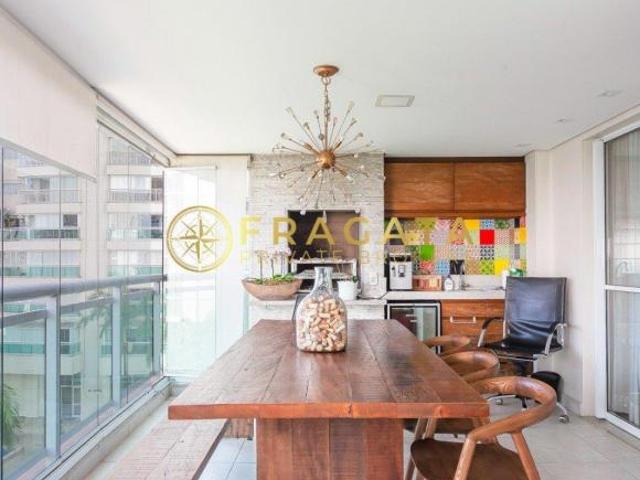 Apartamento à venda com 190 m² 4 quartos sendo 3 suítes e 3 vagas Vila Romana/SP