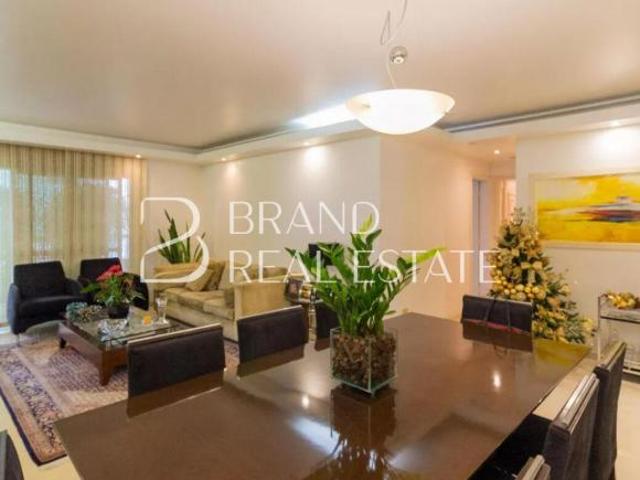 Apartamento à venda com 190m², 3 quartos e 4 vagas no Campo Belo