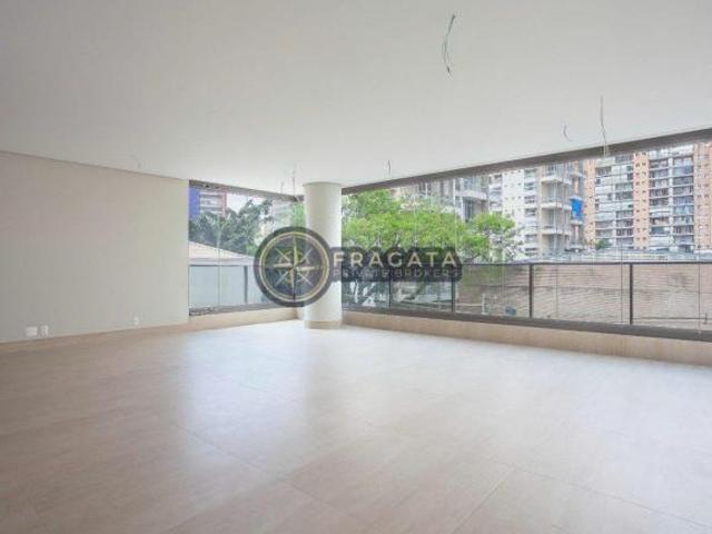 Apartamento á venda com 193m² 4 quartos sendo 2 suítes e 4 vagas Vila Nova Conceição/SP