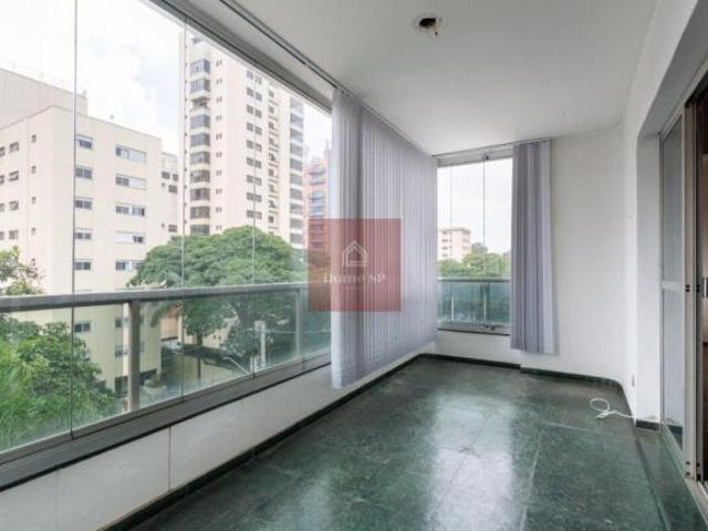 Apartamento à venda com, 196m2, 4 dormitórios, sendo 3 suítes e 4 vagas de garagem Fora de Rota