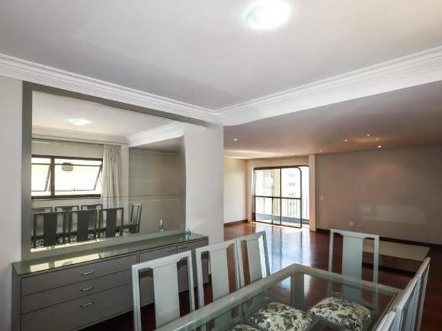Apartamento à venda com 196m², 3 quartos e 2 vagas