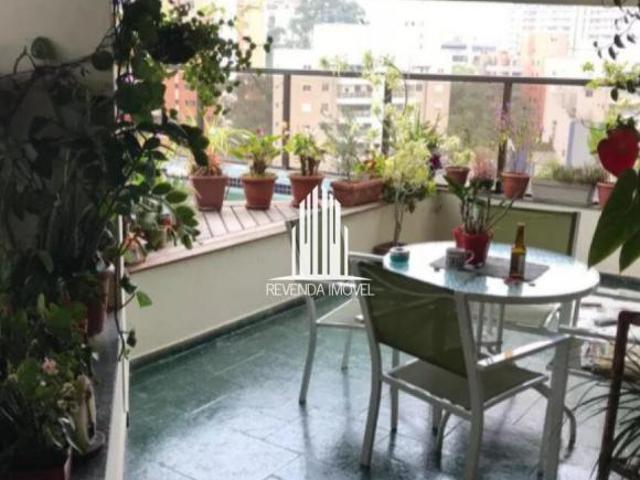 Apartamento à venda com 197m², 3 quartos e 3 vagas