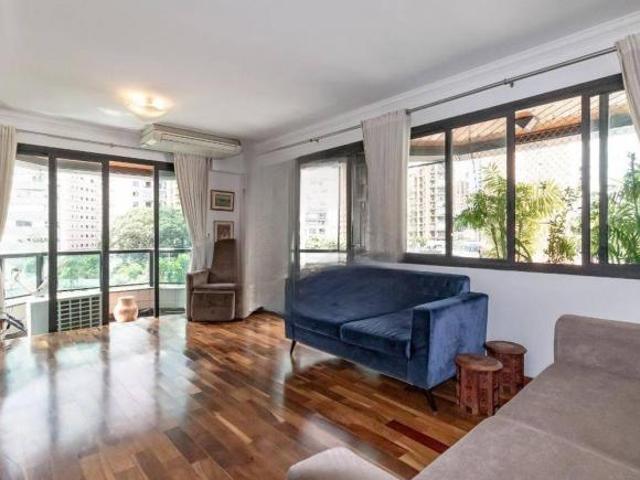 Apartamento à venda com 198m², 3 quartos na Vila Uberabinha