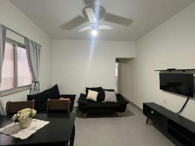Apartamento á venda com 1 dormitório 1 vaga coletiva no Embaré em Santos