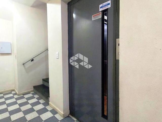 APARTAMENTO À VENDA COM 1 DORMITÓRIO, ELEVADOR E VAGA DE GARAGEM, NO BAIRRO PETRÓPOLIS