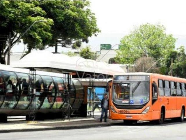 Apartamento à venda com 1 dormitório no bairro Portão, próximo ao Palladium