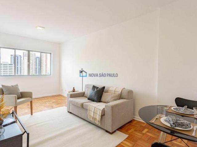 Apartamento à venda, com 1 quarto e 2 vagas, no Cambuci, próximo ao Parque da Aclimação