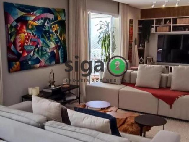 Apartamento á Venda com 200 m2, 4 dormitórios e 3 vagas, no Panamby