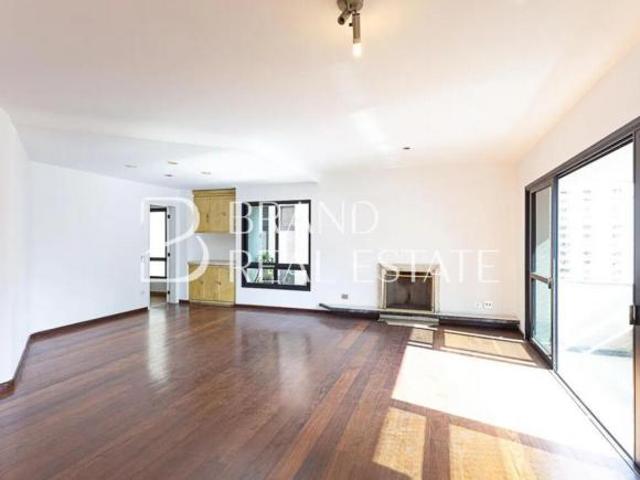 Apartamento à venda com 200m², 3 quartos e 2 vagas em Moema