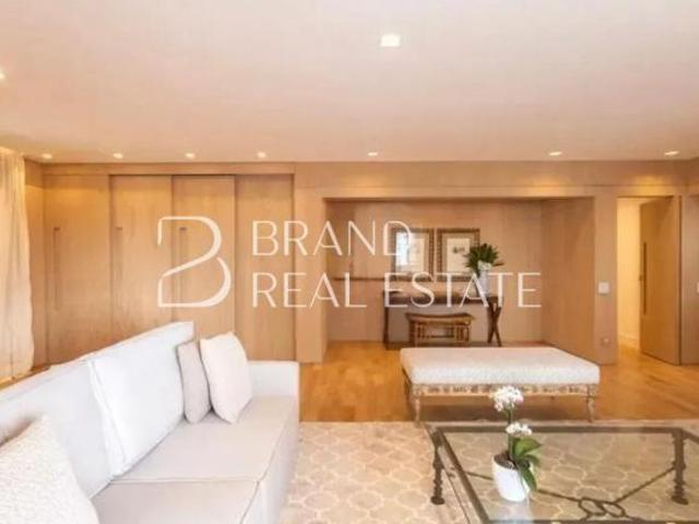 Apartamento à venda com 200m², 3 quartos e 3 vagas no Itaim Bibi