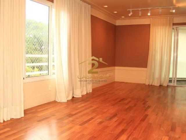 Apartamento à venda com 200m², 4 quartos e 4 vagas na Vila Mariana SP, ao lado