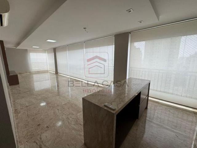Apartamento à venda com 210m², 3 quartos e 3 vagas