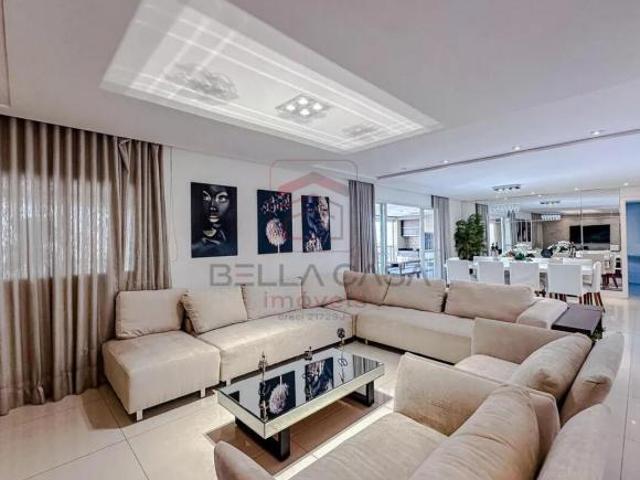 Apartamento à venda com 210m², 3 quartos e 3 vagas