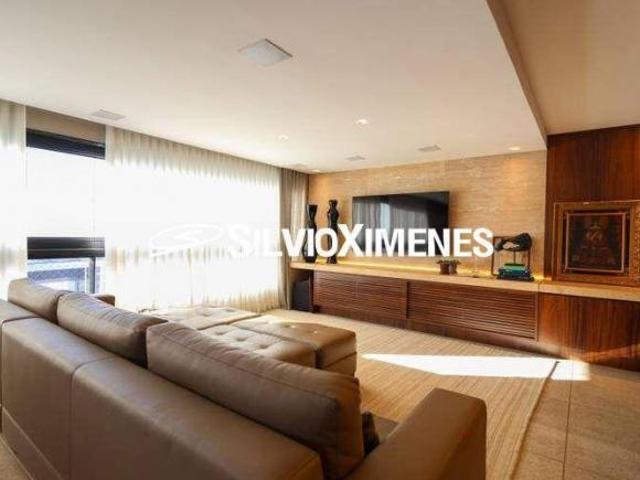 Apartamento à venda com 216m², 4 quartos e 4 vagas