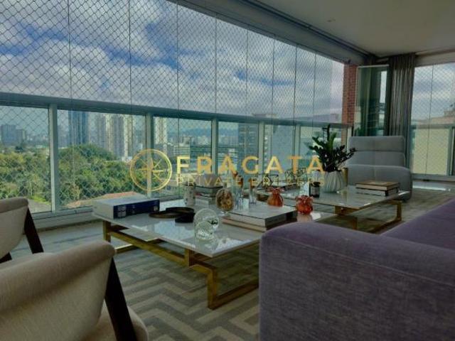 Apartamento à venda com 222m² 3 suítes, varanda gourmet e 4 vagas Perdizes/SP