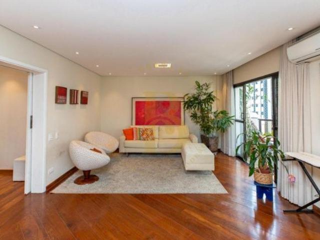 Apartamento á venda com 223 m² e 4 quartos, na Vila Clementino, perto do Ibirapuera