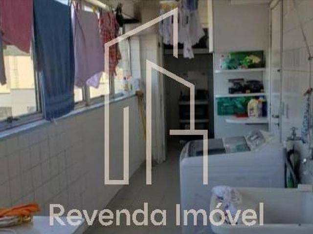 Apartamento à venda com 238m², 4 quartos, 1 suite e 3 vagas no morumbi
