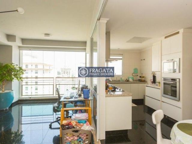 Apartamento á venda com 240m², 3 suítes e 3 vagas Jardim Paulista