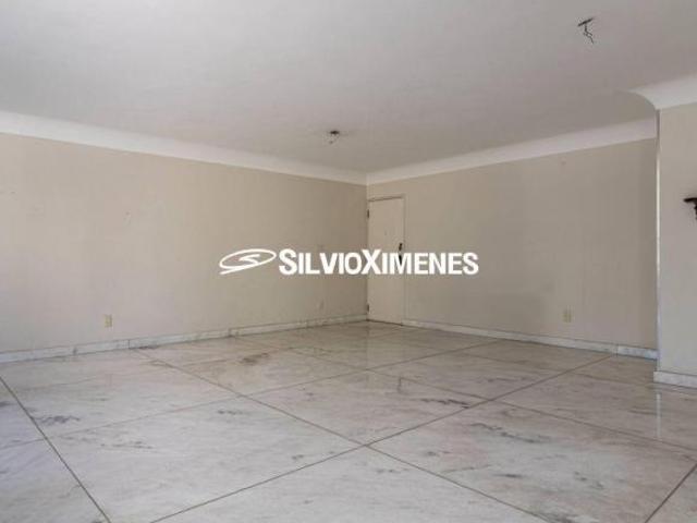 Apartamento à venda com 240m², 4 quartos e 2 vagas