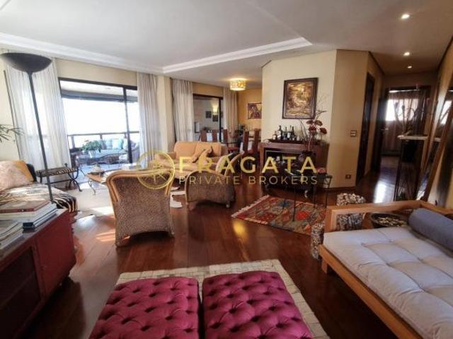 Apartamento à venda com 244,00m² com 4 dormitórios, 2 suítes e 4 vagas Perdizes/SP
