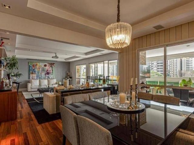 Apartamento à venda, com 245m², 4 suítes, living para 3 ambientes, varanda gourmet e 4 vagas Brook