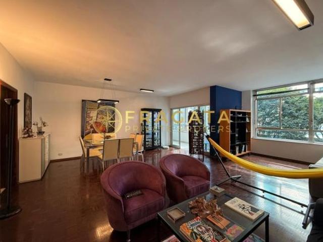 Apartamento à venda com 250m² 3 quartos sendo 2 suítes e 1 vaga Jardim Paulista/SP