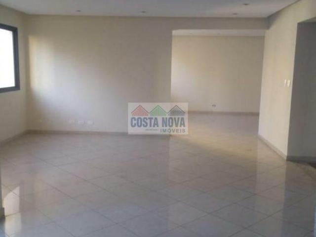 Apartamento à venda com 250m², 4 quartos sendo 4 suítes, 4 banheiros e 4 vagas no Bairro Mooca