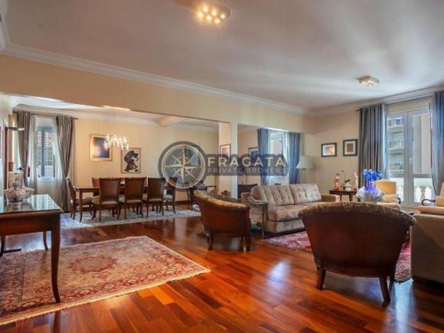 Apartamento à venda com 250m² 4 quartos sendo 3 suítes e 2 vagas Jardim Paulista/SP