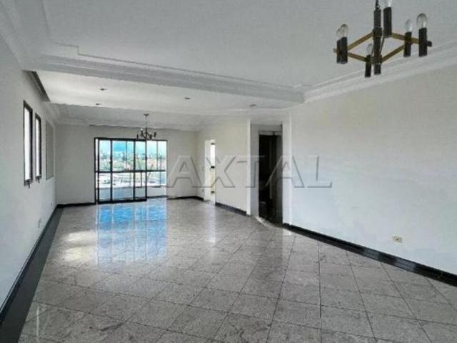 Apartamento à venda com 260 m², 3 quartos, 3 suítes, 3 banheiro e 4 vagas