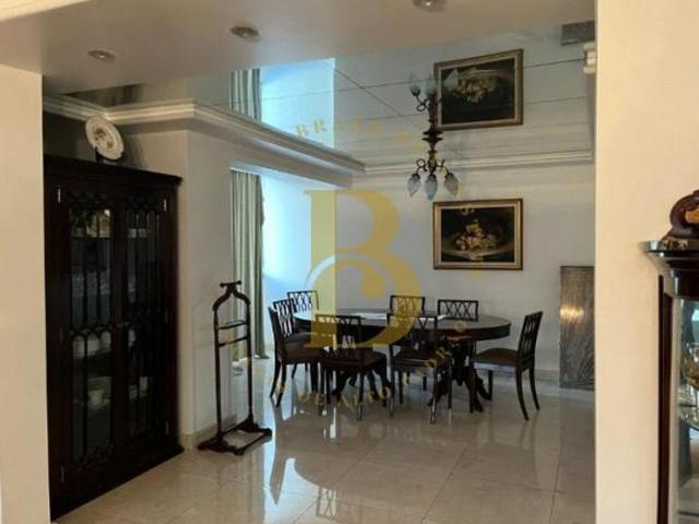 Apartamento à venda com 260 m², sendo 4 suítes, em Moema