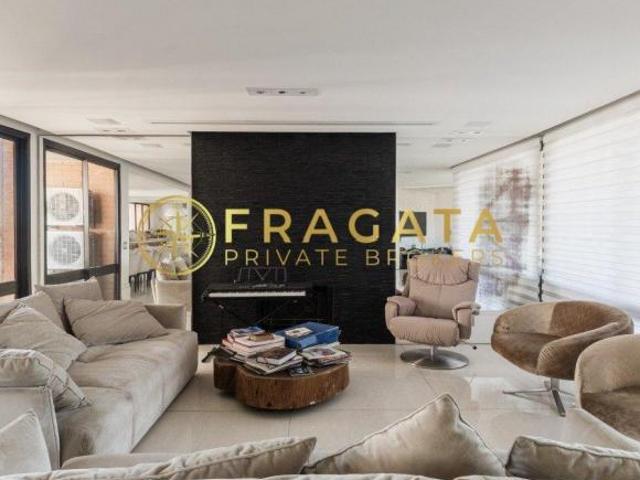 Apartamento à venda com 260m² 4 dormitórios 3 suítes e 4 vagas Higienópolis/SP
