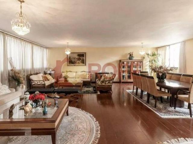 Apartamento à venda com 275m², 4 quartos e 4 vagas em Moema