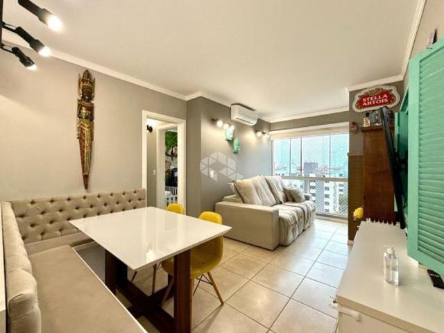 Apartamento a venda com 2 Dormitórios mobiliado, sala, varanda com churrasqueira