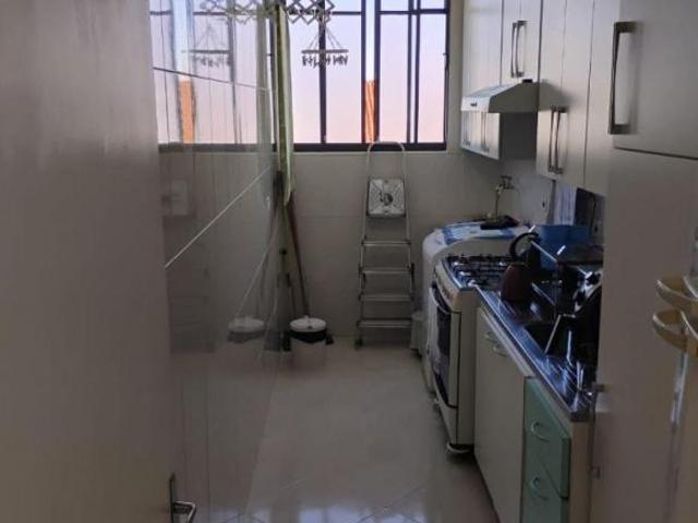 Apartamento á venda com 2 Dormitórios, com 57M² em Vila Carmosina por R$ 35.