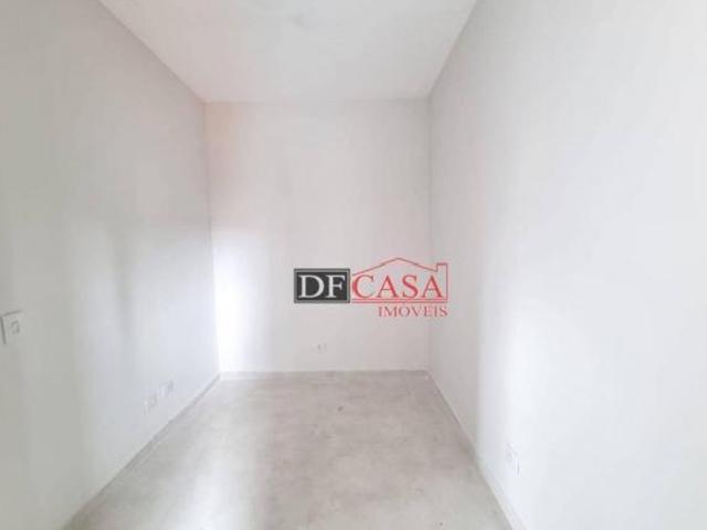 Apartamento a venda com 2 dormitórios e 1 vaga de garagem na Penha