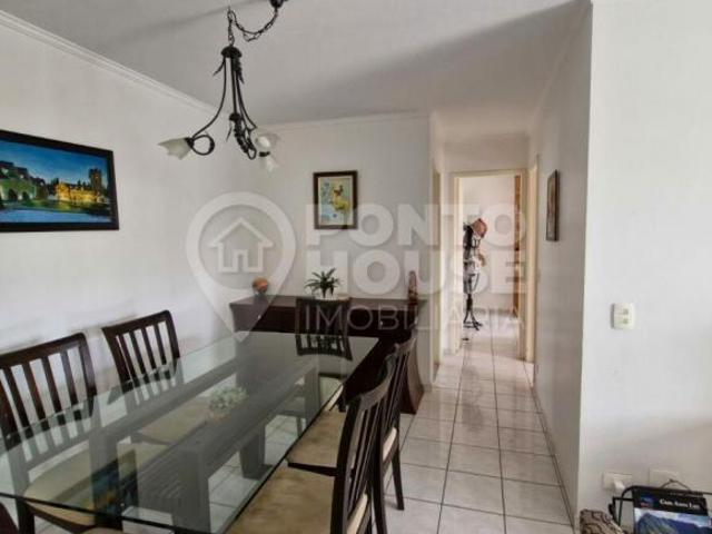 Apartamento à venda com 2 dormitórios e 1 vaga, próximo metrô Praça da Árvore