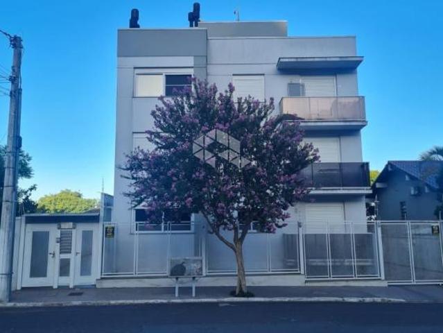Apartamento à venda com 2 dormitórios, suíte, totalmente mobiliado, no centro de Guaíba