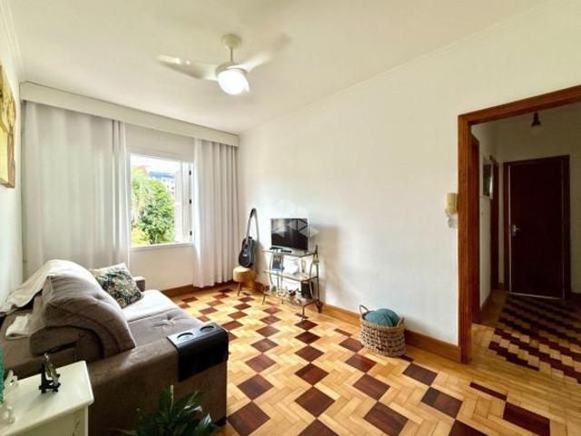 Apartamento a venda com 2 dormitórios, sala, cozinha, área de serviço, banheiro e vaga de estacionam