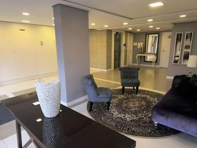 Apartamento à venda com 2 dormitórios, sendo 1 suíte, 2 vagas, Panazzolo, Caxias do Sul, RS