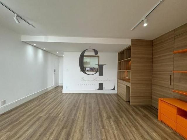 Apartamento à venda com 2 dormitórios, varanda gourmet e 2 vagas em Santana
