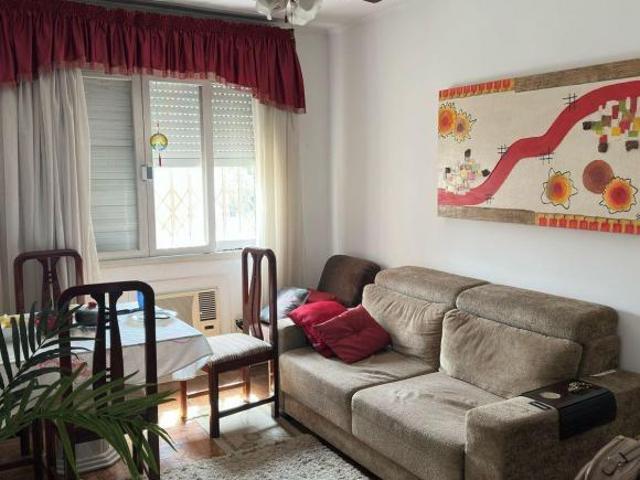 Apartamento à venda com 2 dormitórios