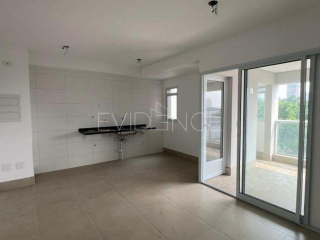 Apartamento à venda com 2 dormitórios, 1 suíte, no condomínio Platina Patriani