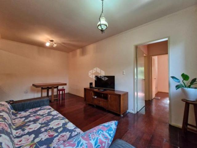 Apartamento à venda com 2 dormitórios 1 vaga de garagem no Bairro São João, em Porto Alegre