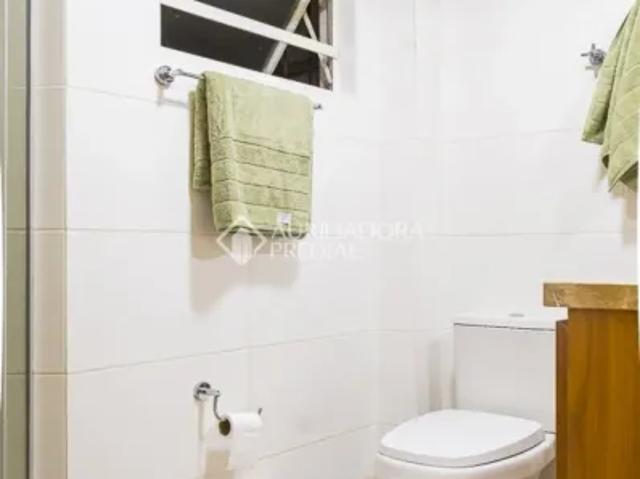 Apartamento a venda com 2 dormitórios, 1 vaga, elevador e sacada