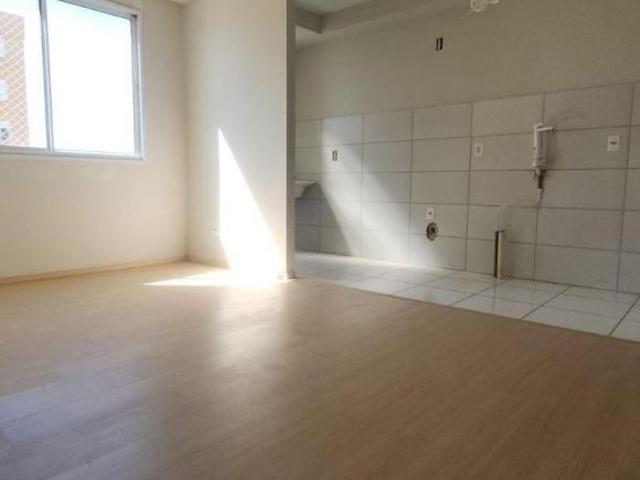 Apartamento à venda com 2 dormitórios, 1 vaga, Nossa Senhora do Rosário, Caxias do Sul, RS