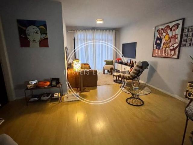 Apartamento à venda, com 2 dorms, na Vila Madalena