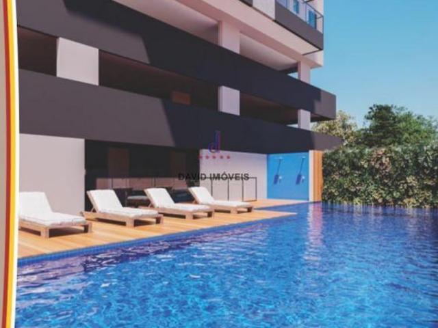 Apartamento à Venda com 2 quartos, 2 banheiros e 77m²